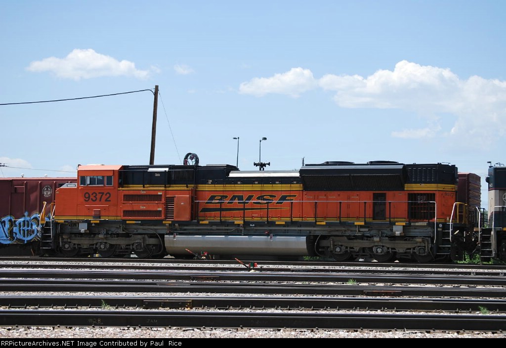 BNSF 9372